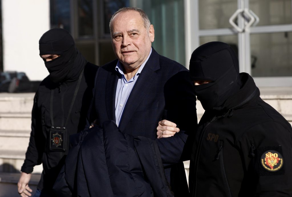 Simović osumnjičen za zloupotrebu 5.000 eura, poslat u pritvor do 72 ...